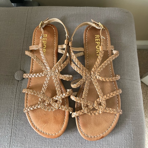 Report | Shoes | Womens Flat Straps Sandals Size 75 | Poshmark